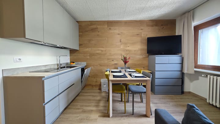 Hostdomus - Rainbow Apartment - Sestriere