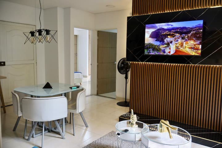 Cerca De Todo, Con Encanto Y Comodidades Premium - Medellín