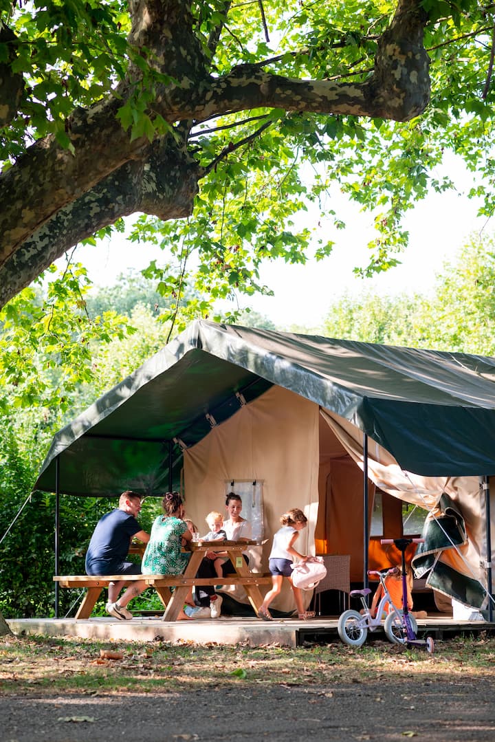 Camping De Thoissey - Tente Safari 6p - Belleville, France