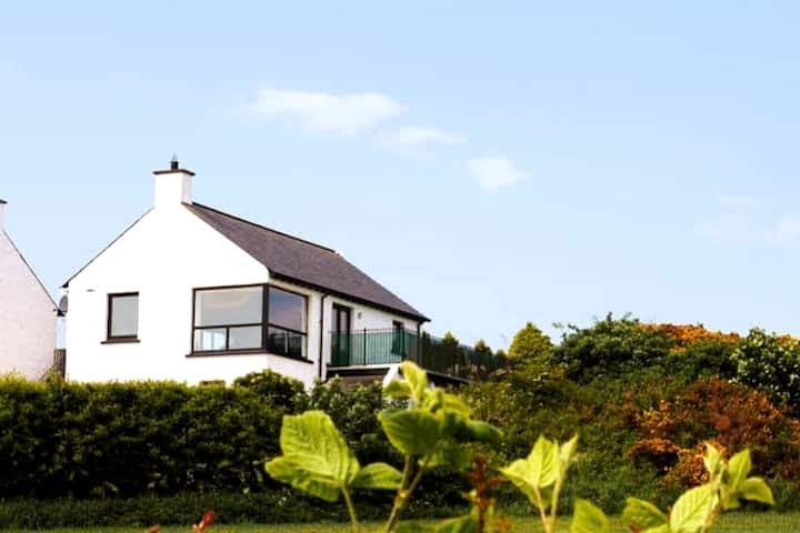 Atlantic Lookout- 3br Retreat With Panoramic Views - Portstewart