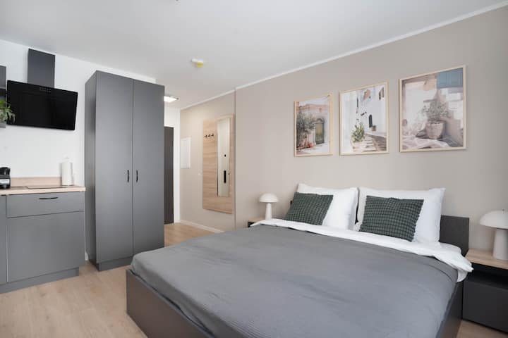 Cozy Studio In The Bonn Center | Home2share - Bonn