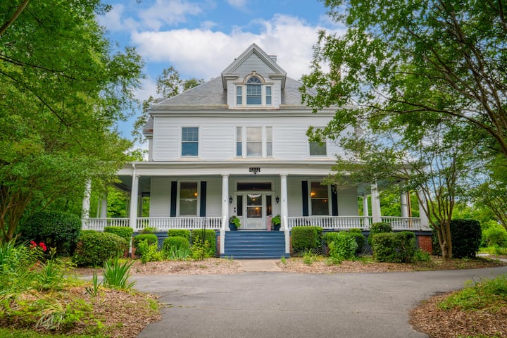 150 Year Old Mansion - Portsmouth, VA