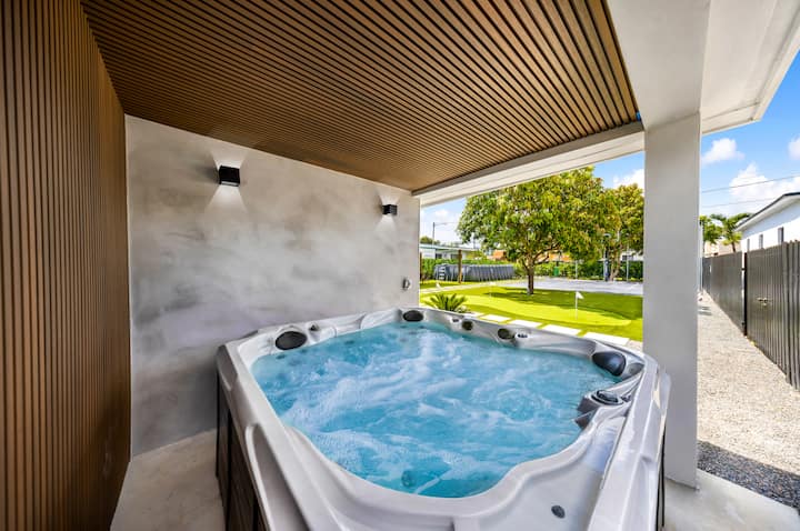 Design Dist Villa:pool,hottub,billard&nespresso - Miami, FL