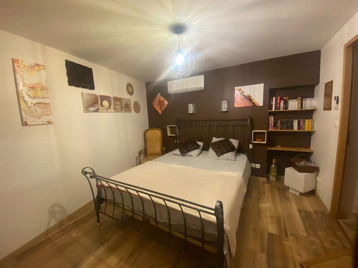 Chambre Lit Queen Size - Balazuc