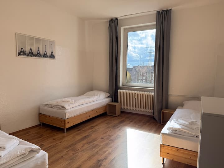 T&k Apartments-duisburg-3 Zimmer Apartment-2 Og - Duisbourg