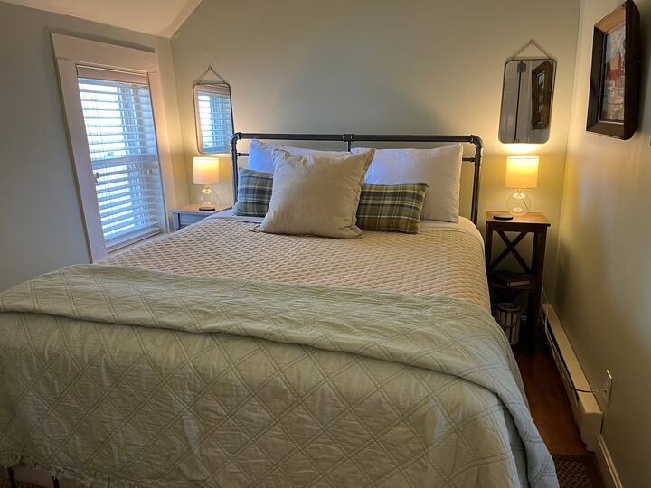 Inn On Shore Road Room #11 - York