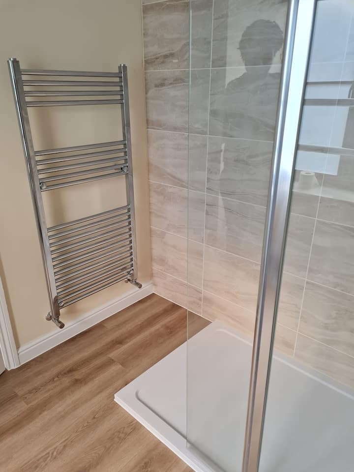 Super King Size Bedroom - Basingstoke