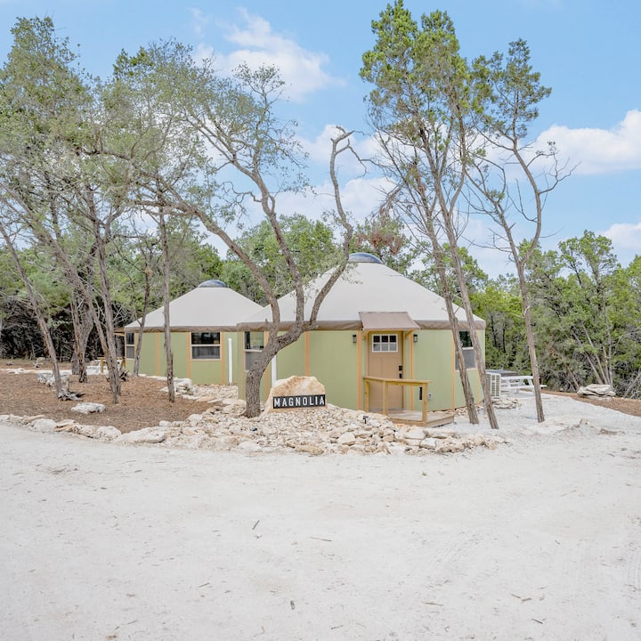 Magnolia Family Yurt-cabin: 3br + Hot Tub + Loft - Canyon Lake, TX