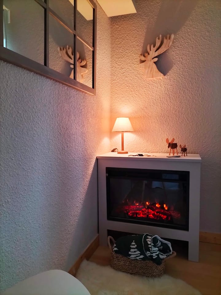 Pequeño Estudio De Montaña. - Llívia