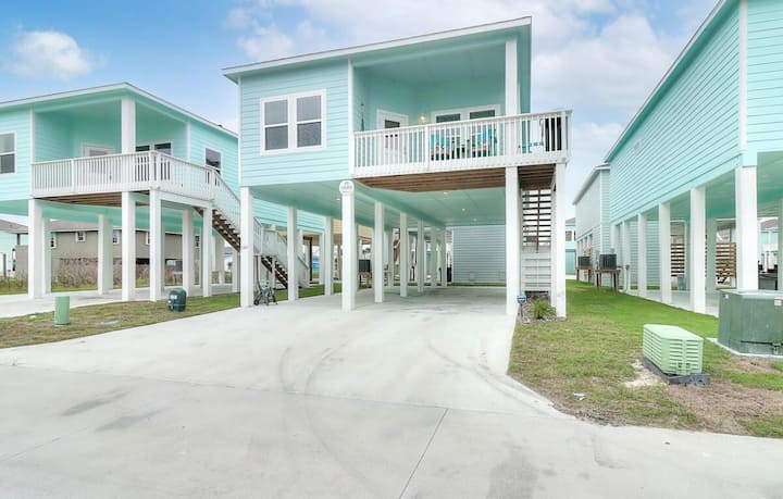 Coastal Oasis With Community Pool - 3 Bed/2 Bath - Rockport, TX