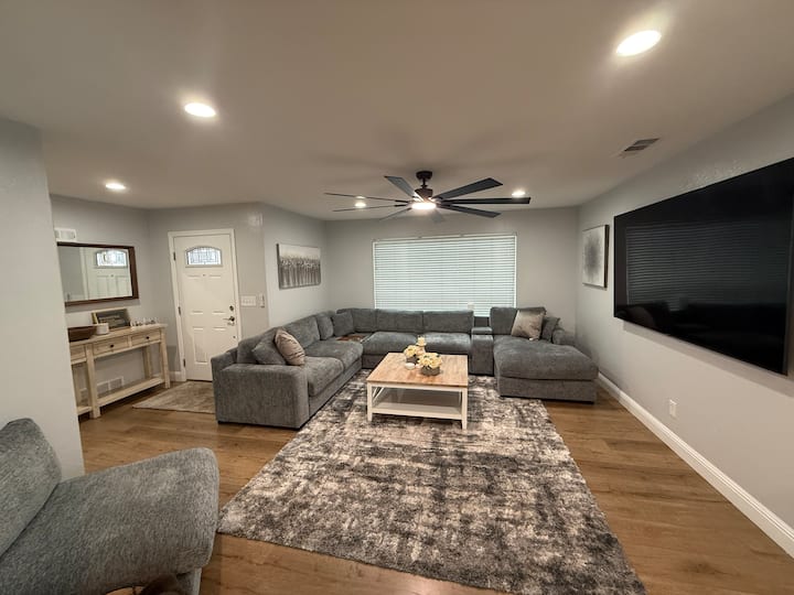 Modern Family Escape With Pool & Outdoor Kitchen - Fresno, CA