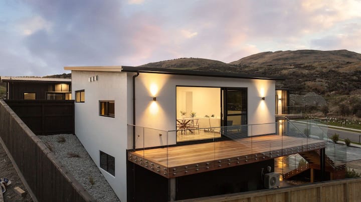 Modern Mountain-view Apartment - Lake Hayes