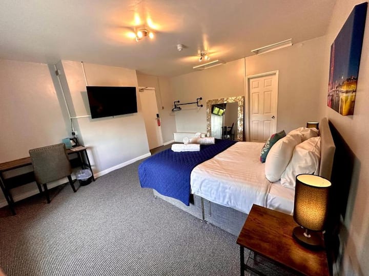 Deluxe Family Room For 4 | Warwickshire Park Hotel - Warwick