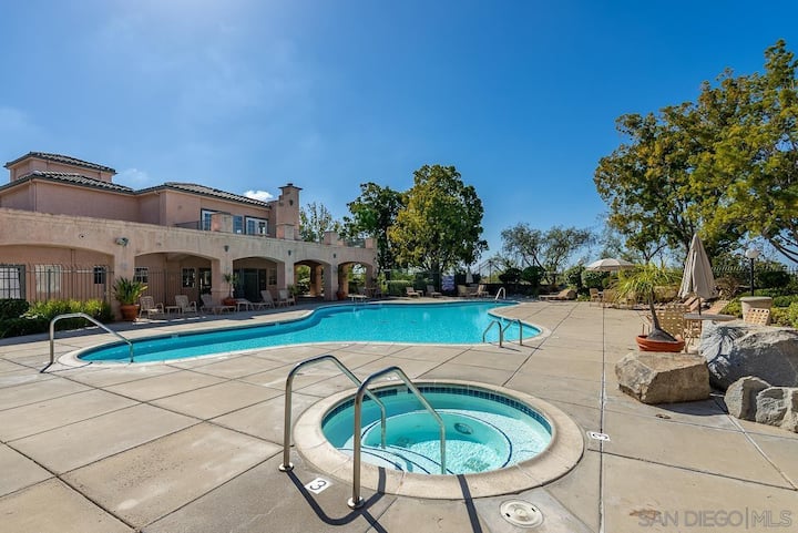 3-bedroom 2-bath With Pools, Gym And Tennis Courts - Rancho Bernardo - San Diego