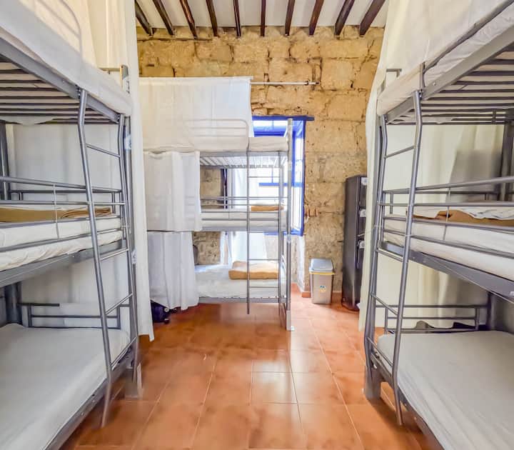 Cama En Habitación Kilig (Mixta De 9 Camas) - El Médano