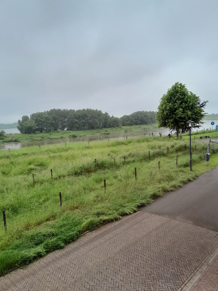 Leuk Huisje Aan De Maas - Sittard