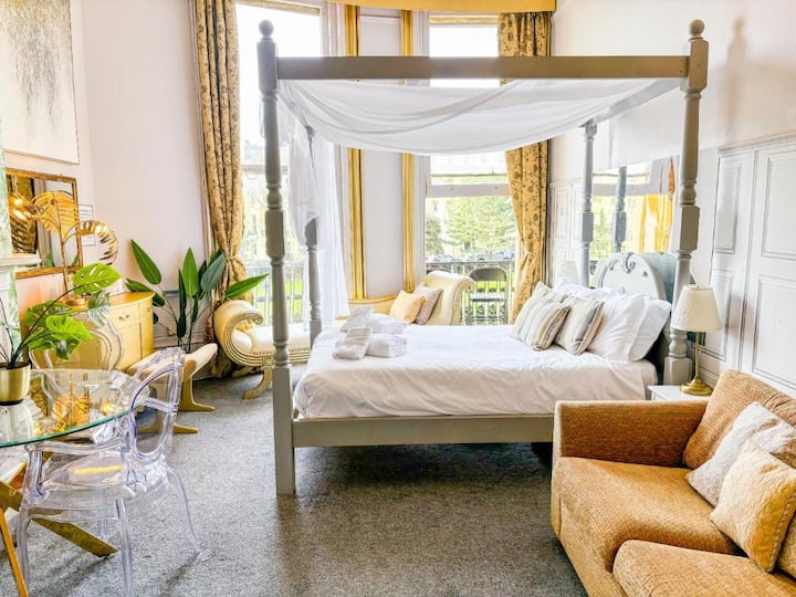 Honeymoon Suite Partial Seaview - Hove