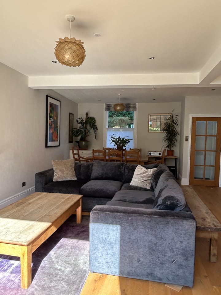 6 Double Bedroom House  Hampstead Heath In Camden - London, UK