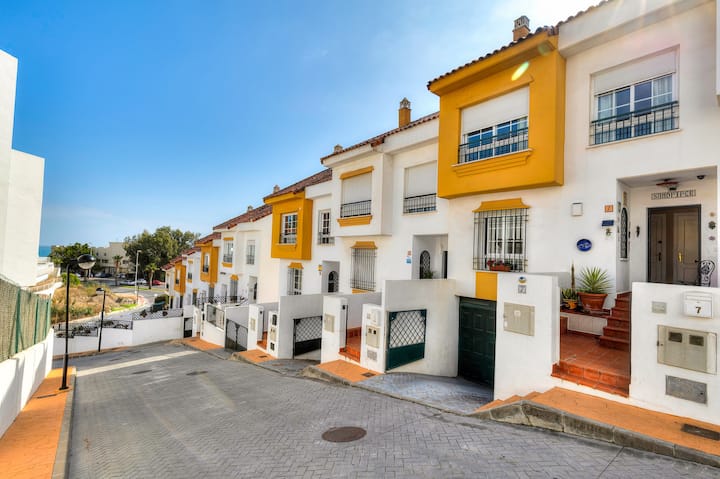 Ihana Rivitalo Merinäköalalla - Benalmádena