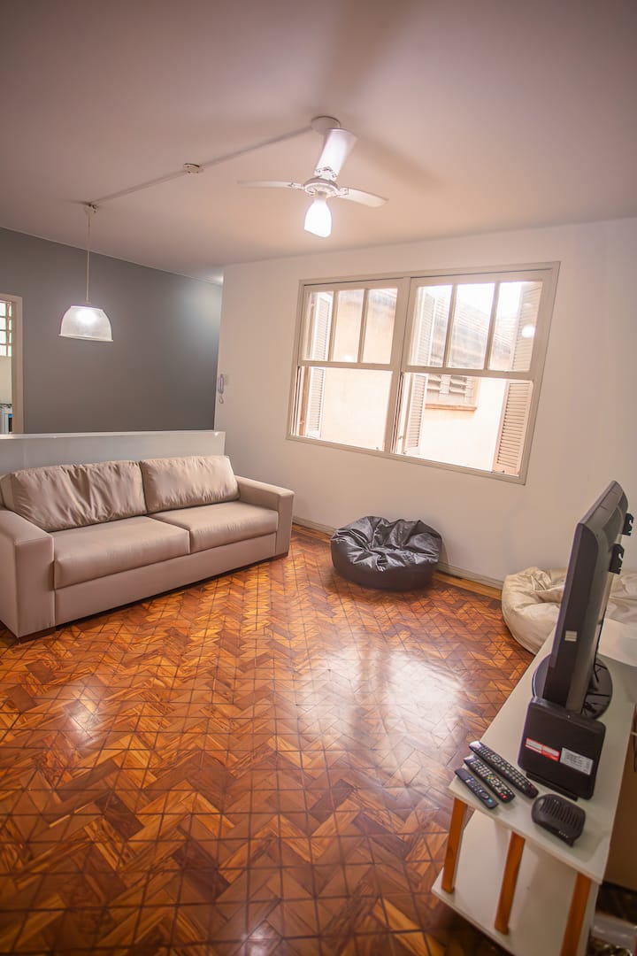 Amplo Apto. Para Até 6 Hóspedes - Porto Alegre