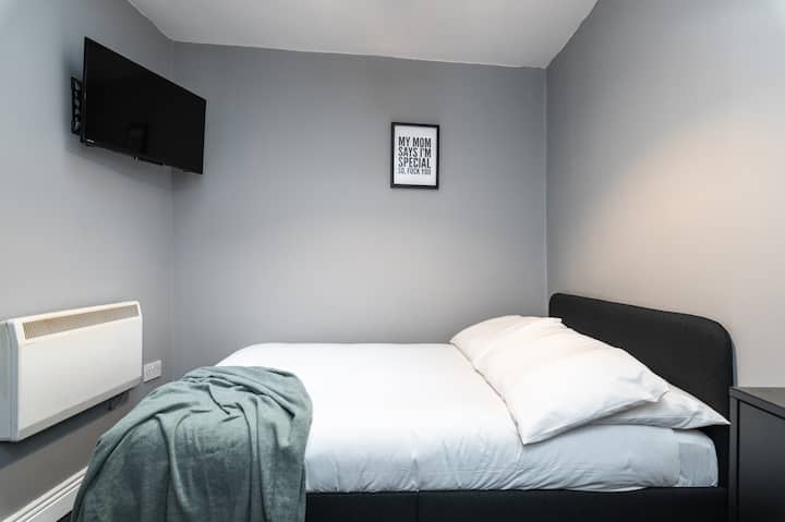 Quiet Double Bedroom In S. Circular Rd. - South Dublin