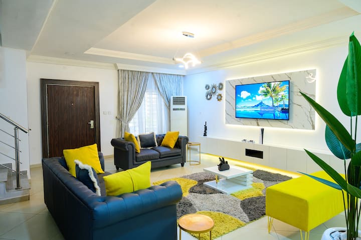 Stylish 4-bedrooms House Ps5, Wifi  24hrs Power - Abuja