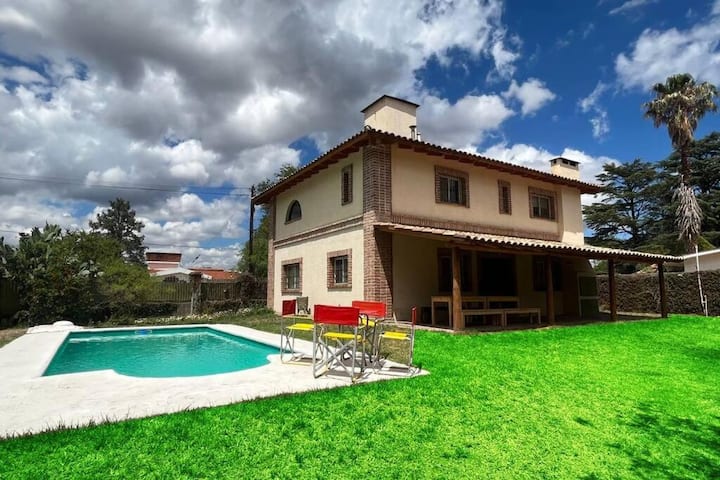 Cosquín Casa Con Pileta Para 12 - Cosquín