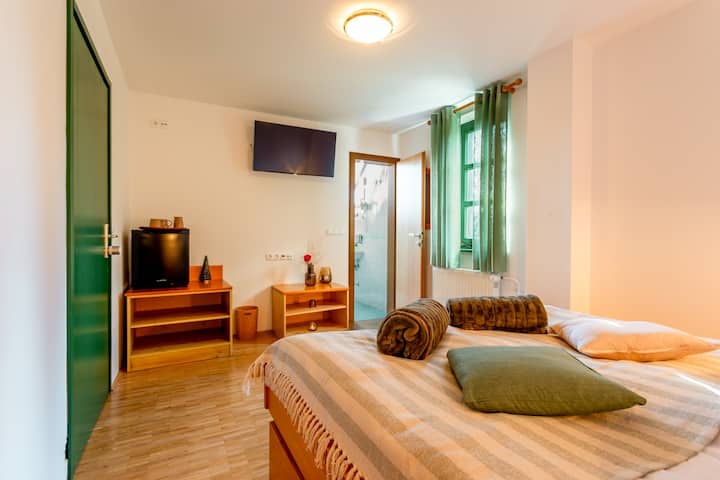 Pohorski Dom | Mountain Room 6 & Parking (2+0) - Maribor