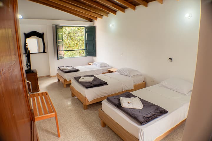 Apartaestudio Frente Al Parque Principal - 402 - San Rafael, Colombia