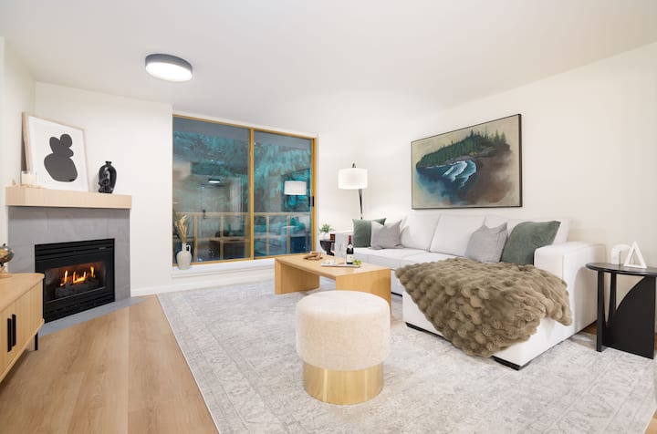 True Luxury - Pool, Ht, Sauna - Whistler