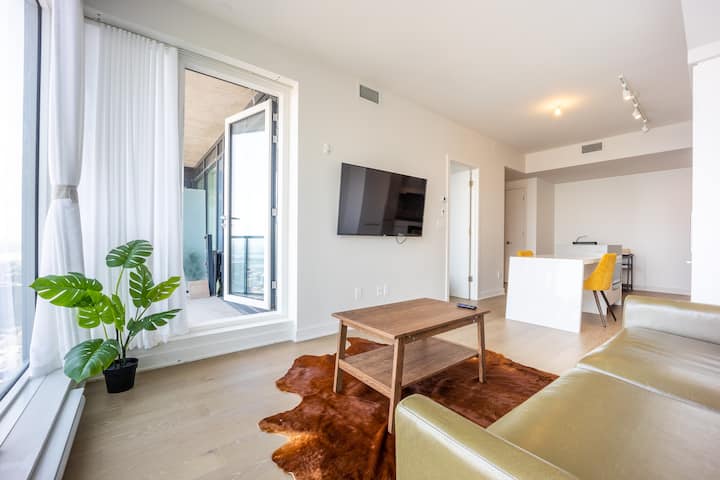 43rd Floor Condo With View - Montreal