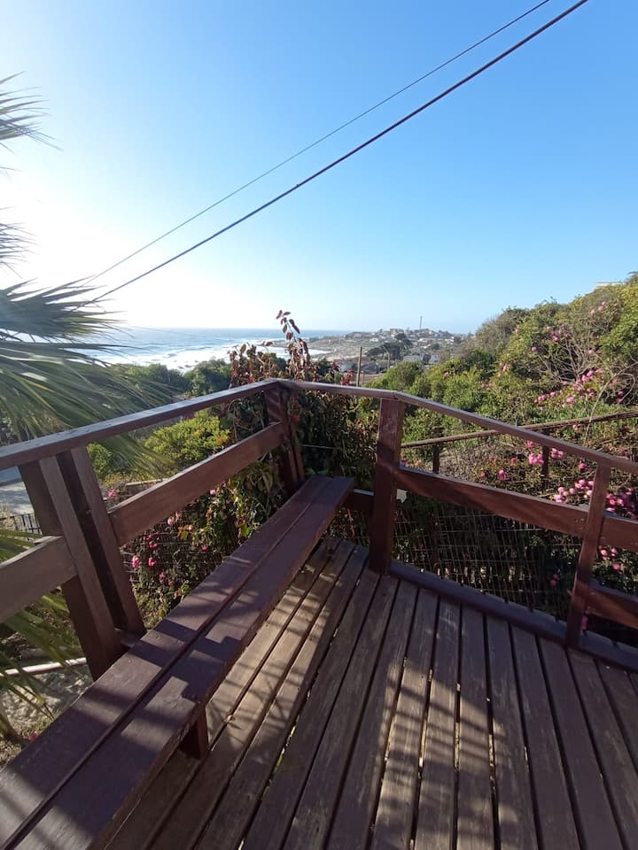 Hermosa Casa Con Vista Al Mar - Algarrobo