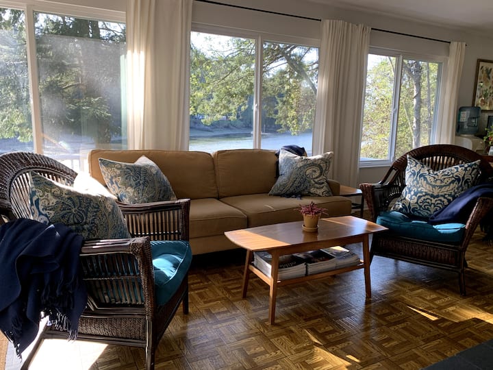 Oceanfront Cottage Galiano Island - Galiano Island