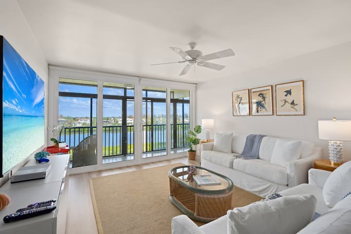 Roomy Longboat Key Getaway Sleeps 6 - Longboat Key, FL