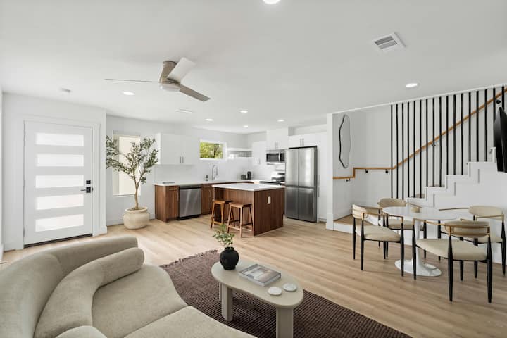 Scandi-minimalist Design Minutes From Downtown - Houston, TX