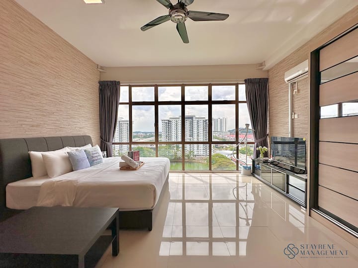 Palazio Comfy Studio/2pax Lake View Mount Austin - Riau Islands