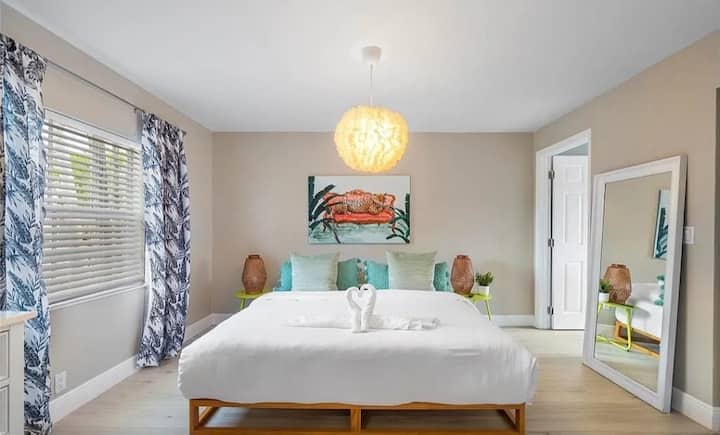 Sunny, Fun & Comfy Cottage House - Fort Lauderdale