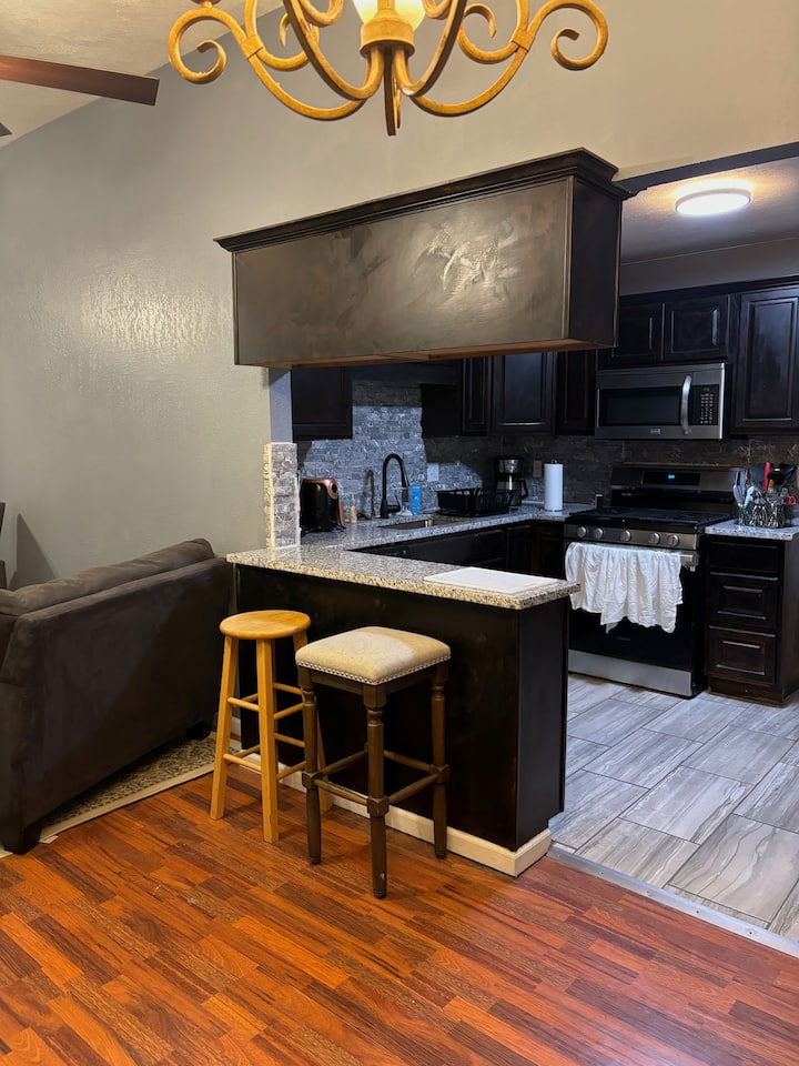 Newly Renovated House - Kansas City