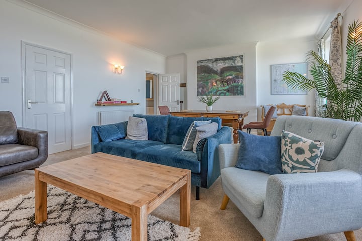 Seafront Apartment - Spacious Flat With Sea Views - Hunstanton