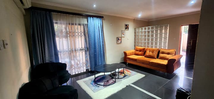 Dollym Bed N Breakfast - Gaborone