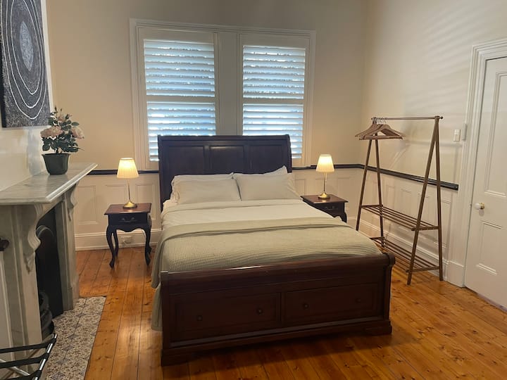 Bedroom + Living + Ensuite In Terrace Nr. The City - オーストラリア シドニー