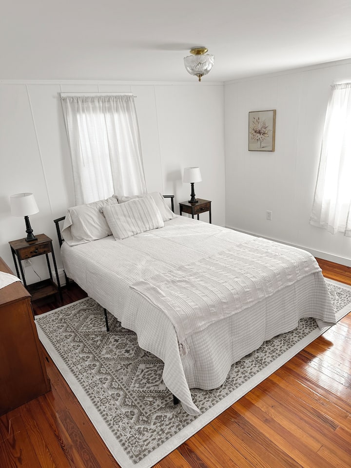 Peaceful Country Guest House • Near I-78 - Bethel, PA