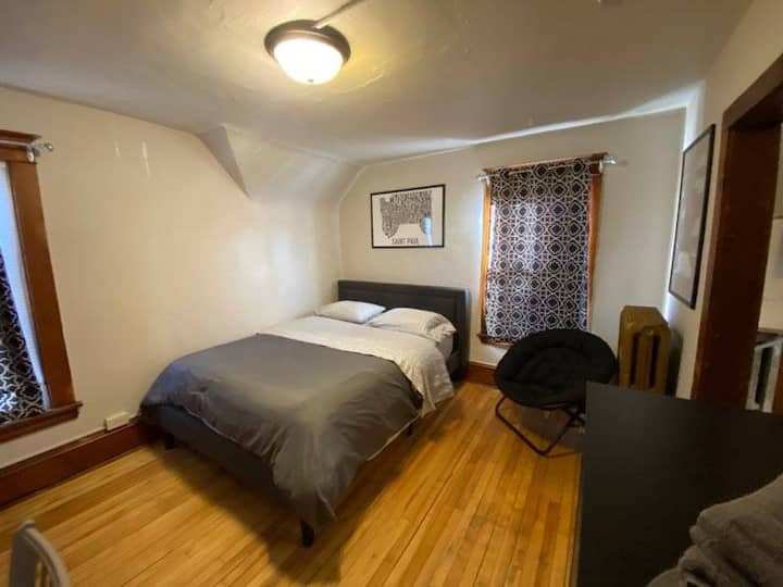 The Urban Studio Near Light Rail - Saint Paul