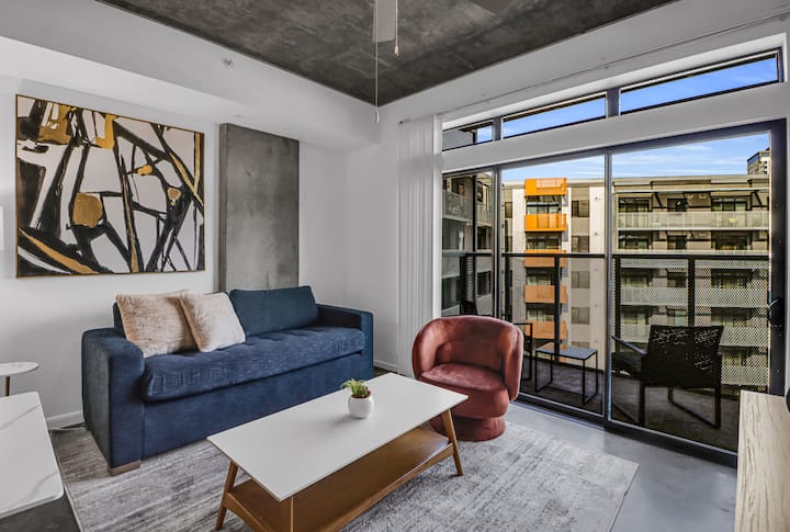 Phoenix Escape: Modern 1br Cozy Free Parking - Phoenix, AZ