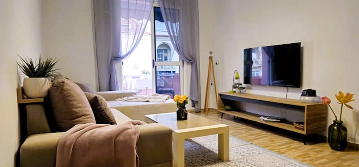 Papu's Home City Center 2br Apt - 티라나