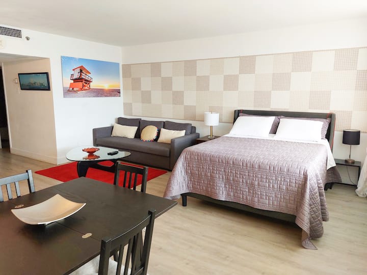 (Ocean View+ Balcony) Amazing Suite In Miami Beach - Miami Beach, FL
