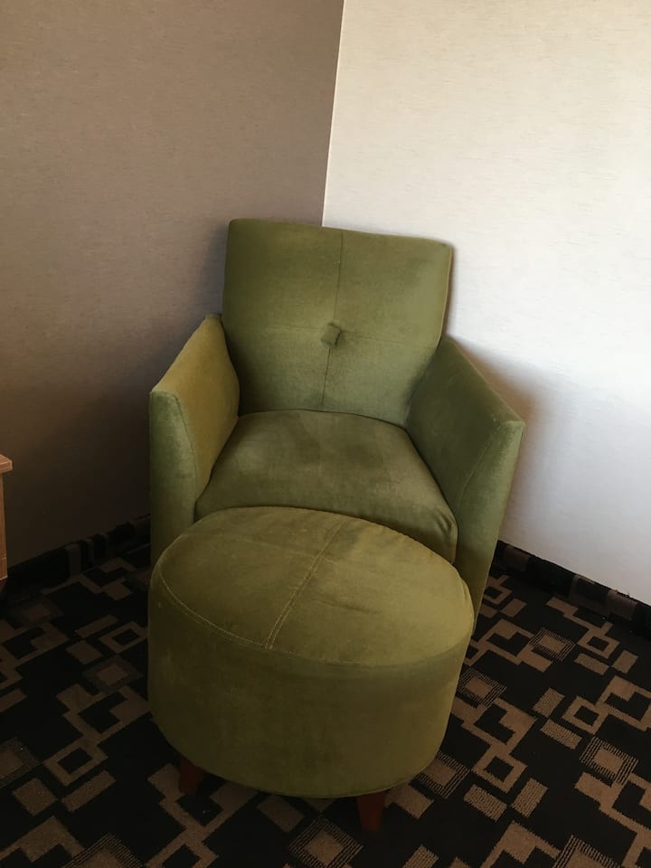 1 King Bed Room - Medicine Hat