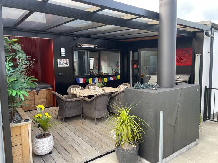 Central, Sunny And Private - New Plymouth