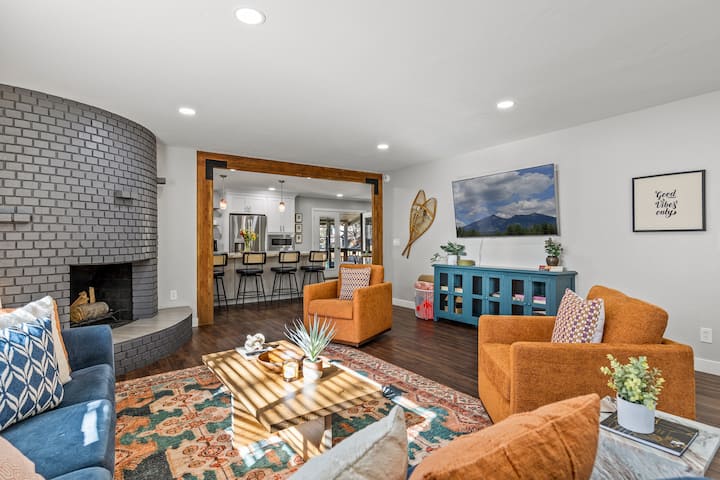 Renovated Cabin| Interior Design |Gameroom |Hottub - Flagstaff, AZ