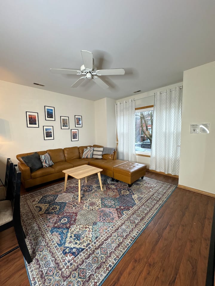 Spacious 3br, 2ba Home - Chicago